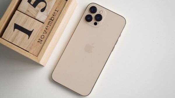 iPhone 12 Pro Max có eSIM không, nên xài bản sim vật lý hay eSIM?