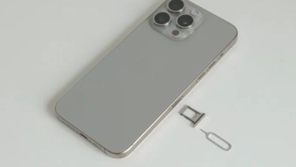 Cách lắp sim iPhone 15 Pro Max chi tiết, nhanh chóng