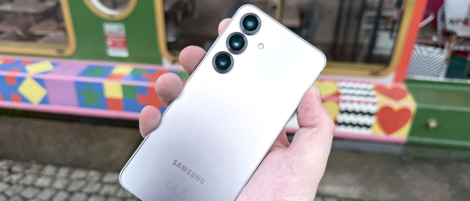 So sánh Samsung S25 vs iPhone 15: hiệu năng máy nào đỉnh hơn?