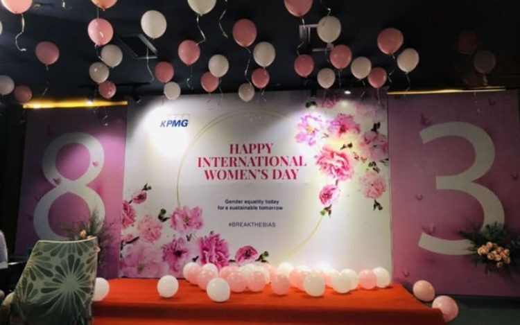 99+ Mẫu backdrop phông background 8/3 Quốc tế Phụ nữ đẹp, độc đáo